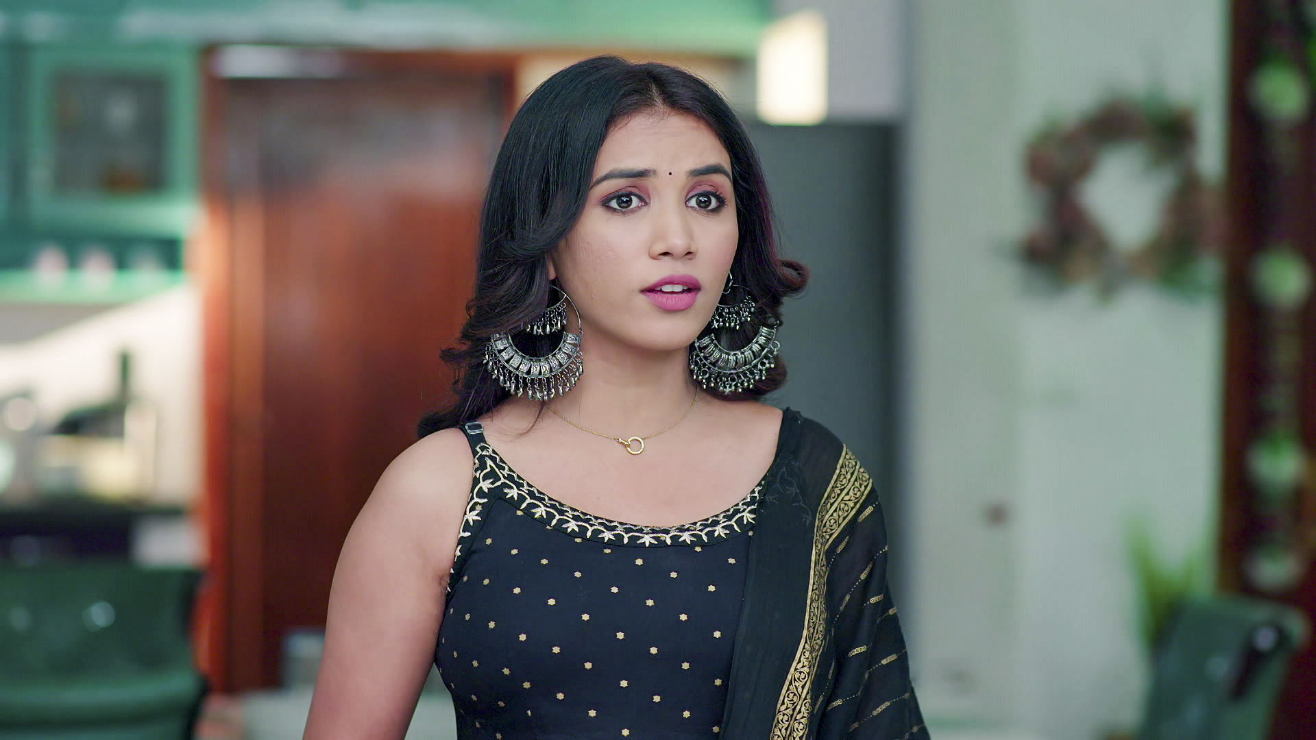 Watch Yajamana S1 Episode 298 on JioHotstar