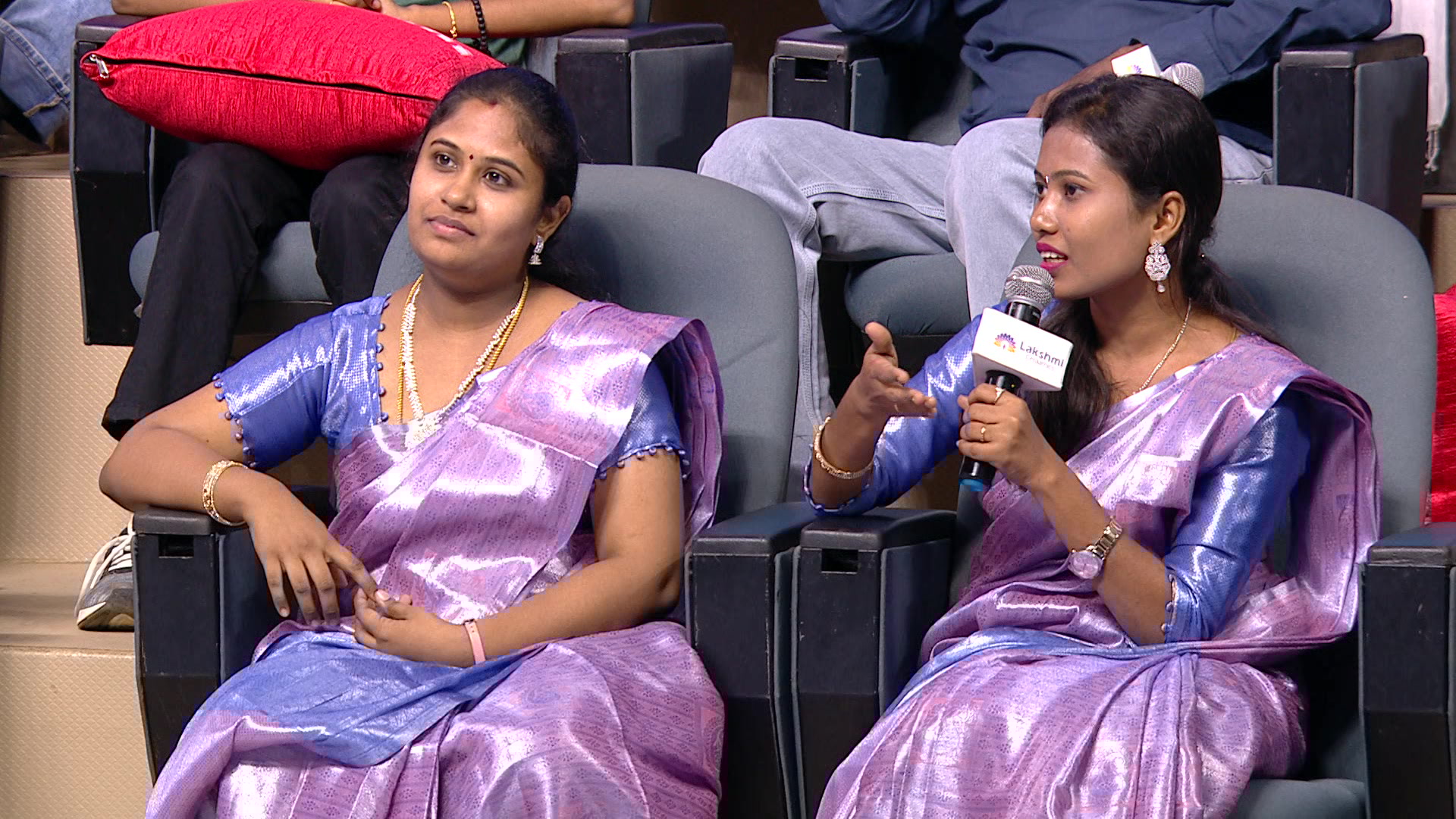 Watch Neeya Naana Episode 308 on JioHotstar