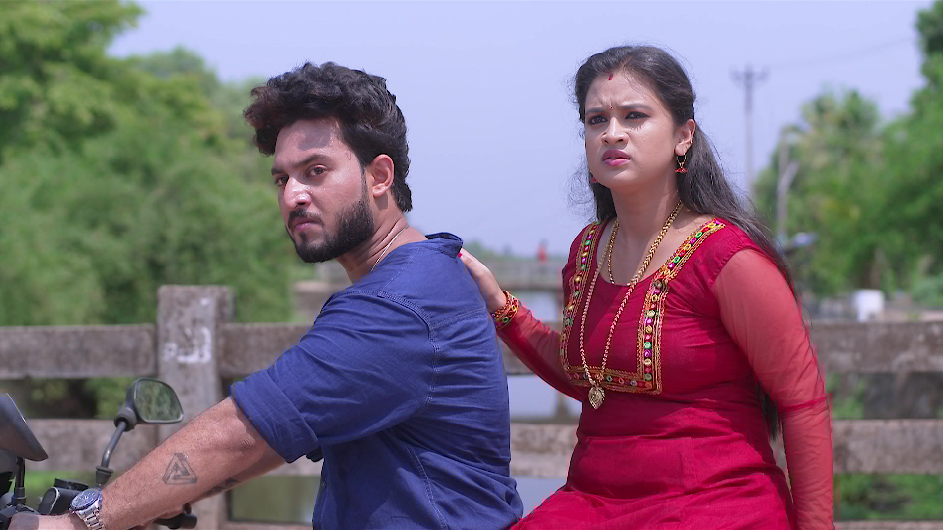 Watch Kaathodu Kaathoram S1 Episode 260 on JioHotstar