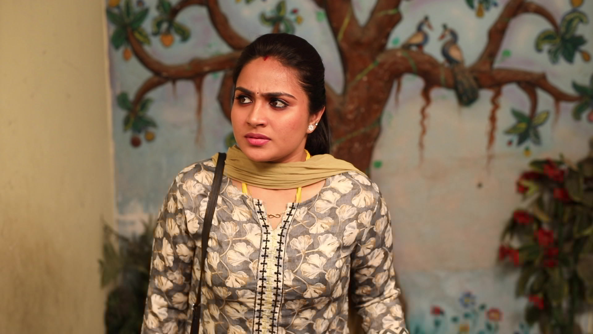 Stream A Shocker for Rohini Season 3 Episode 453 – A Shocker for Rohini ...