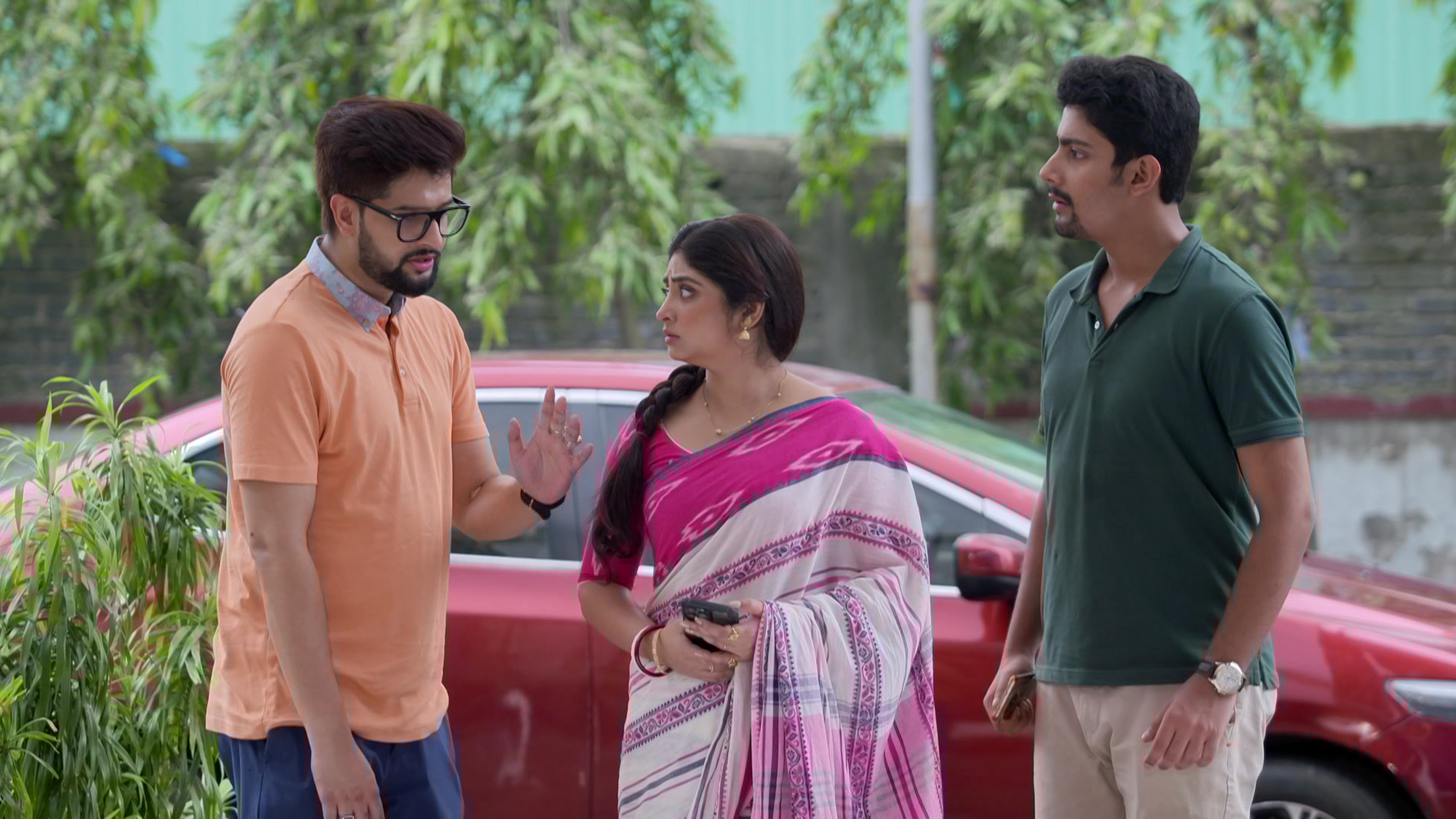 Watch Bangla Medium Episode 266 on JioHotstar