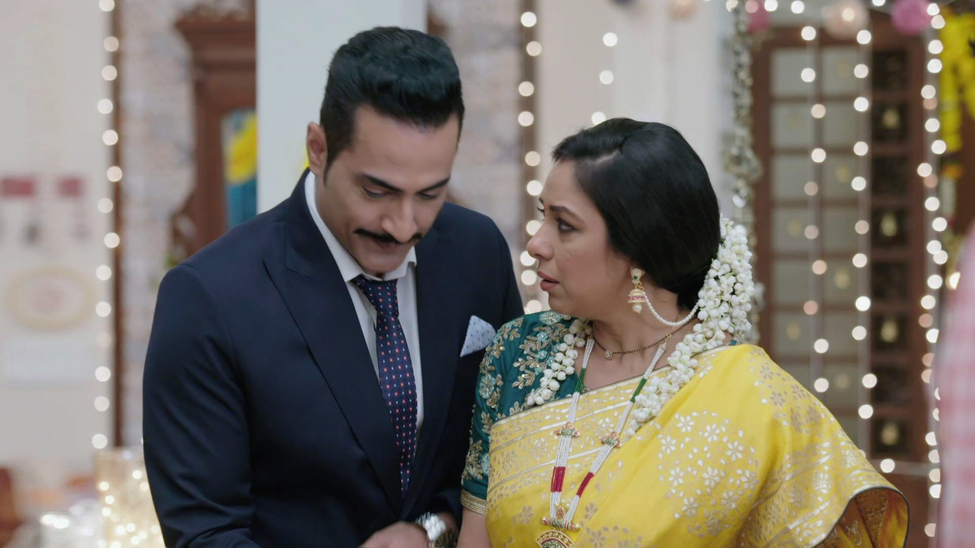 Stream anupama Online | Watcho