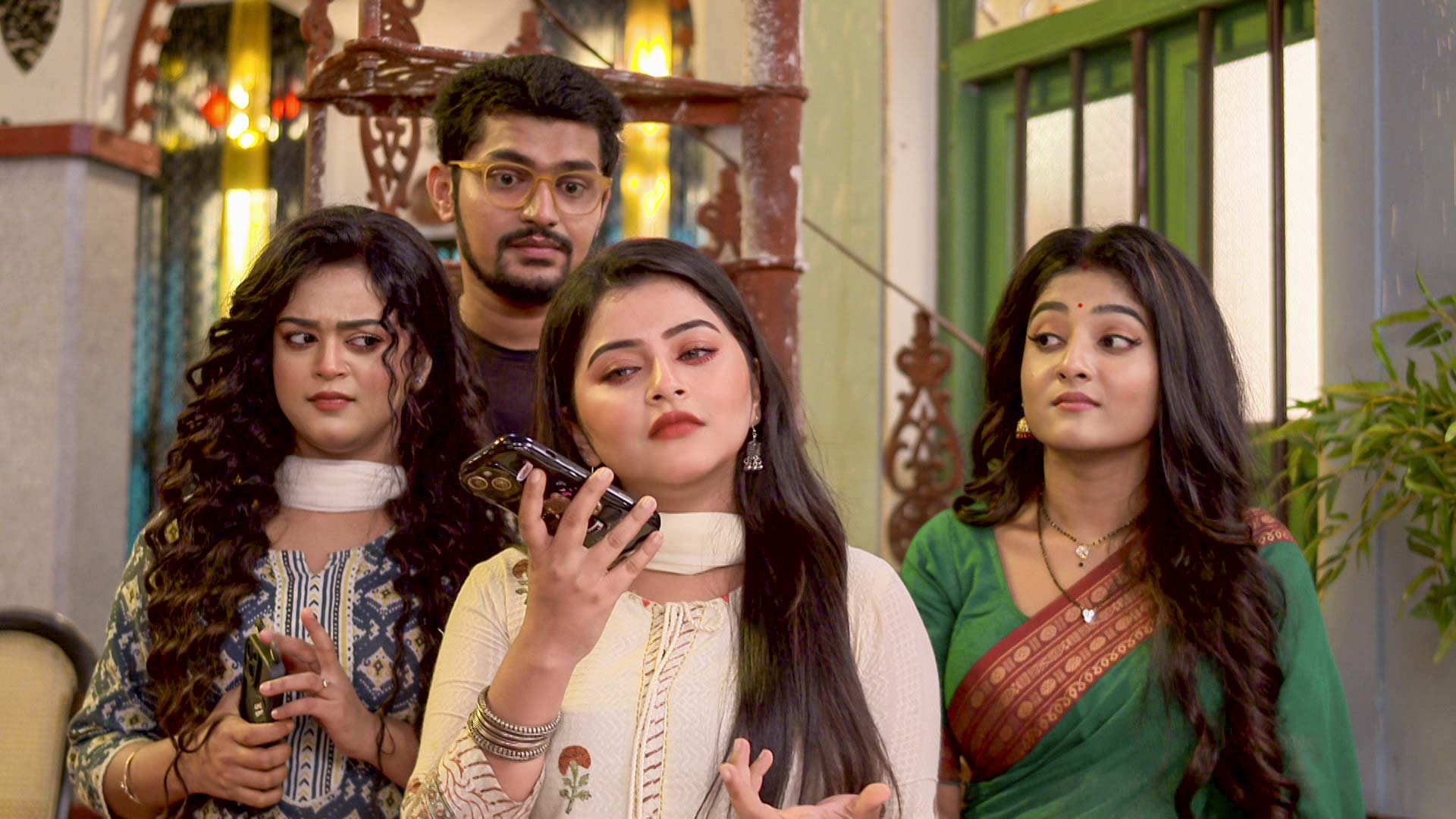 Watch Tentulpataa S1 Episode 327 on JioHotstar
