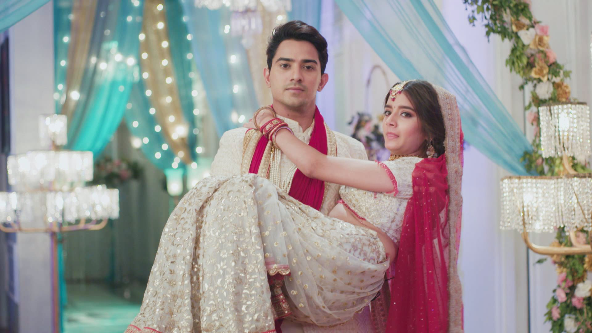 Watch Pandya Store Episode 869 on JioHotstar