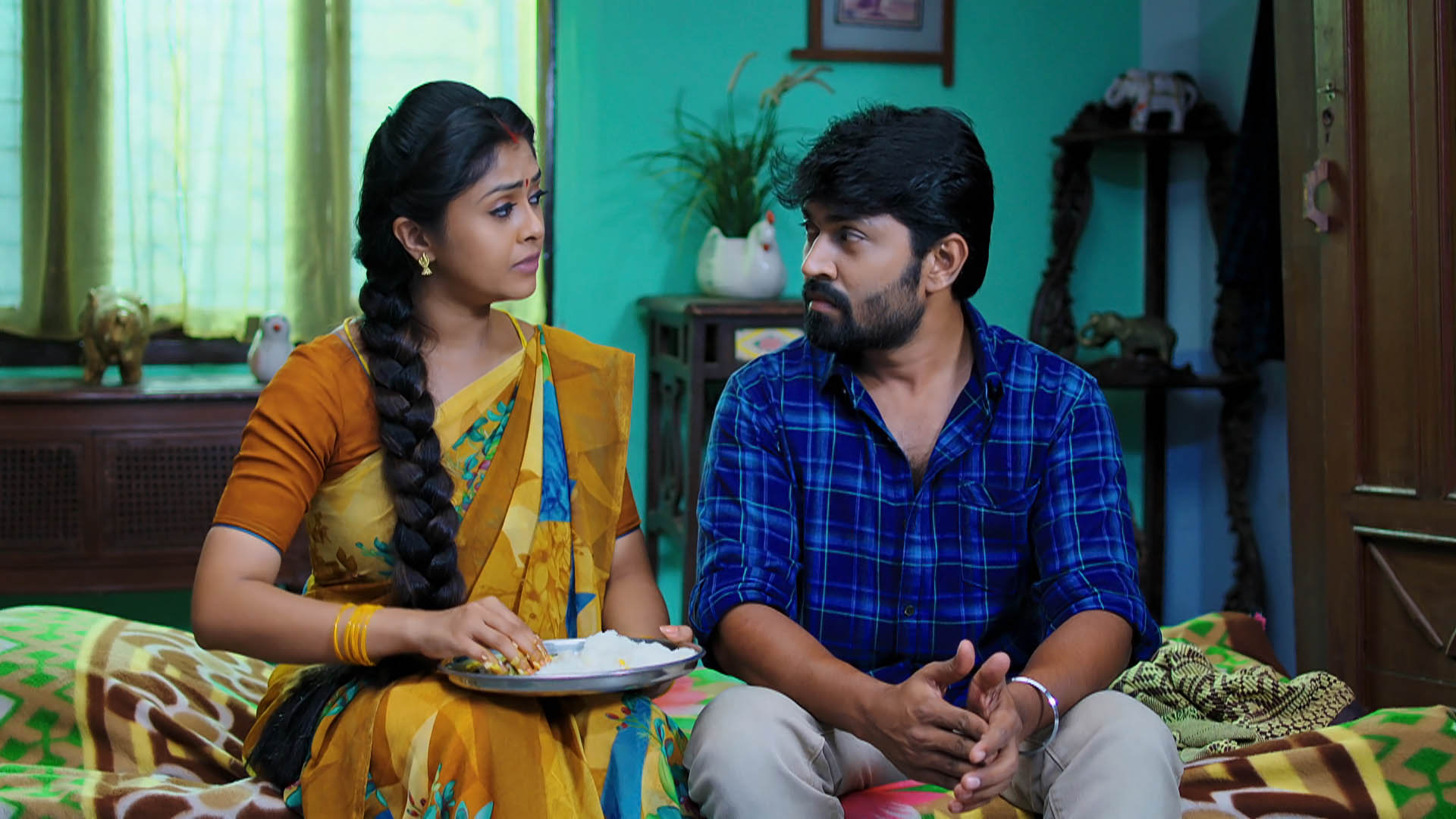 Watch Varalakshmi Persuades Murali Online