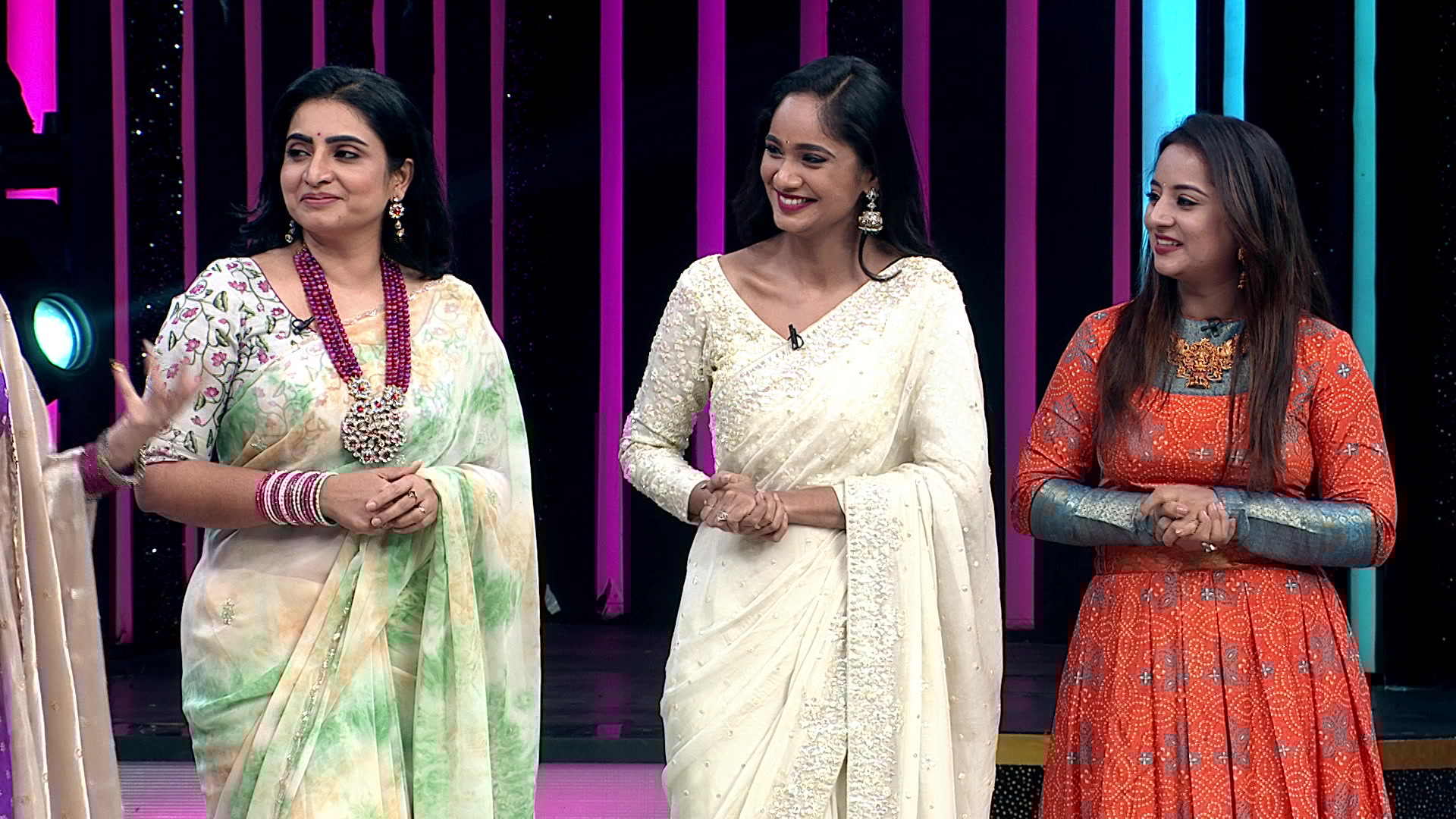 Watch New Episodes of adivaram-with-star-maa-parivaram only on Watcho