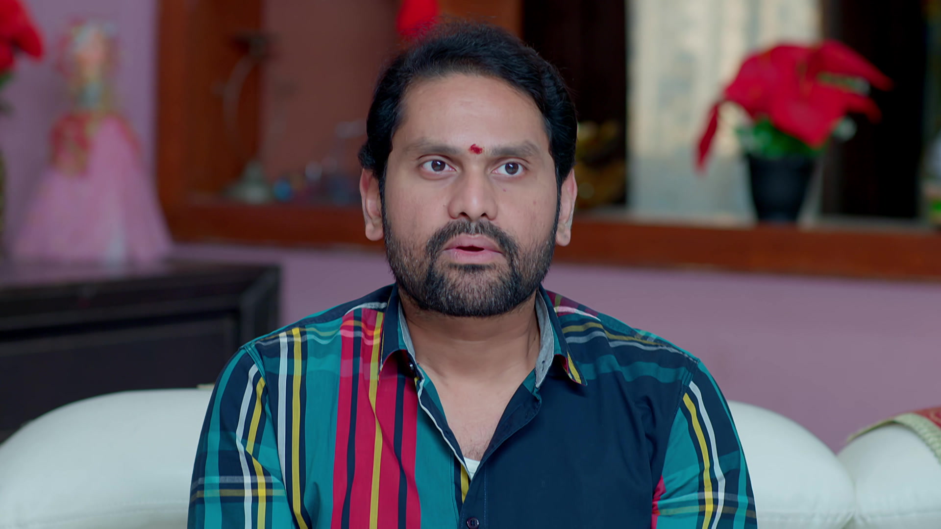 Watch Kumkuma Puvvu S8 Episode 1883 on JioHotstar