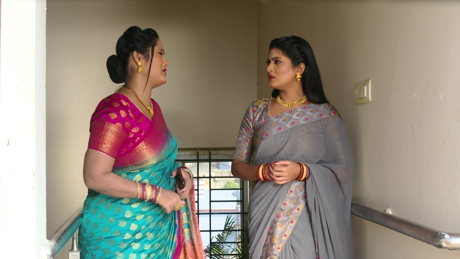 Watch Kiye Para Kiye Apanara S1 Episode 117 on JioHotstar