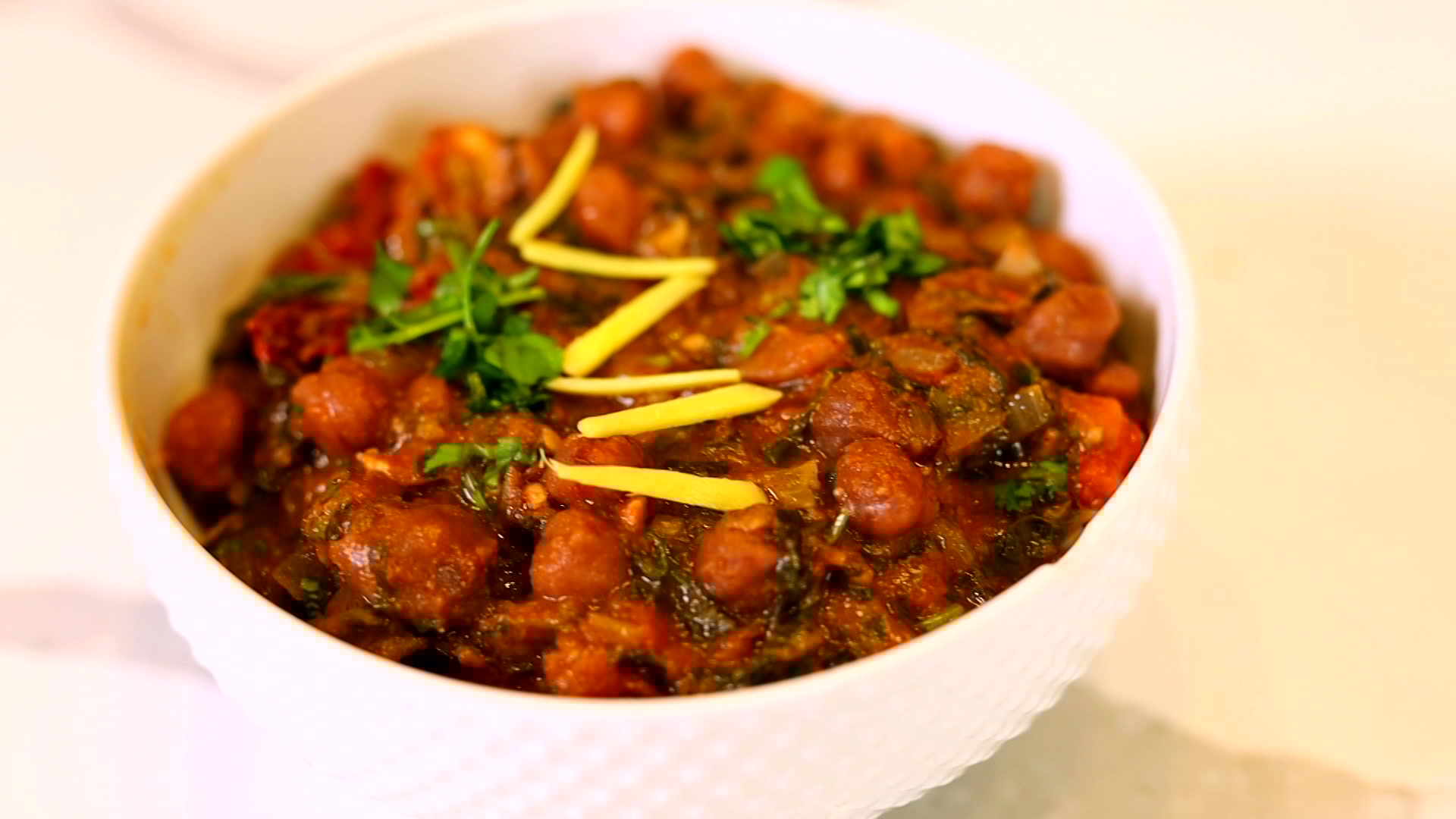 Watch Bombat Bhojana Episode 382 on JioHotstar