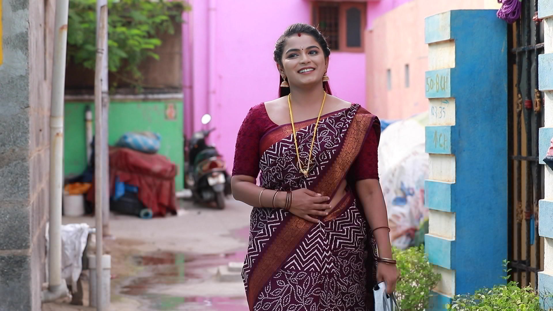 Watch Namma Veettu Ponnu Episode 474 on JioHotstar