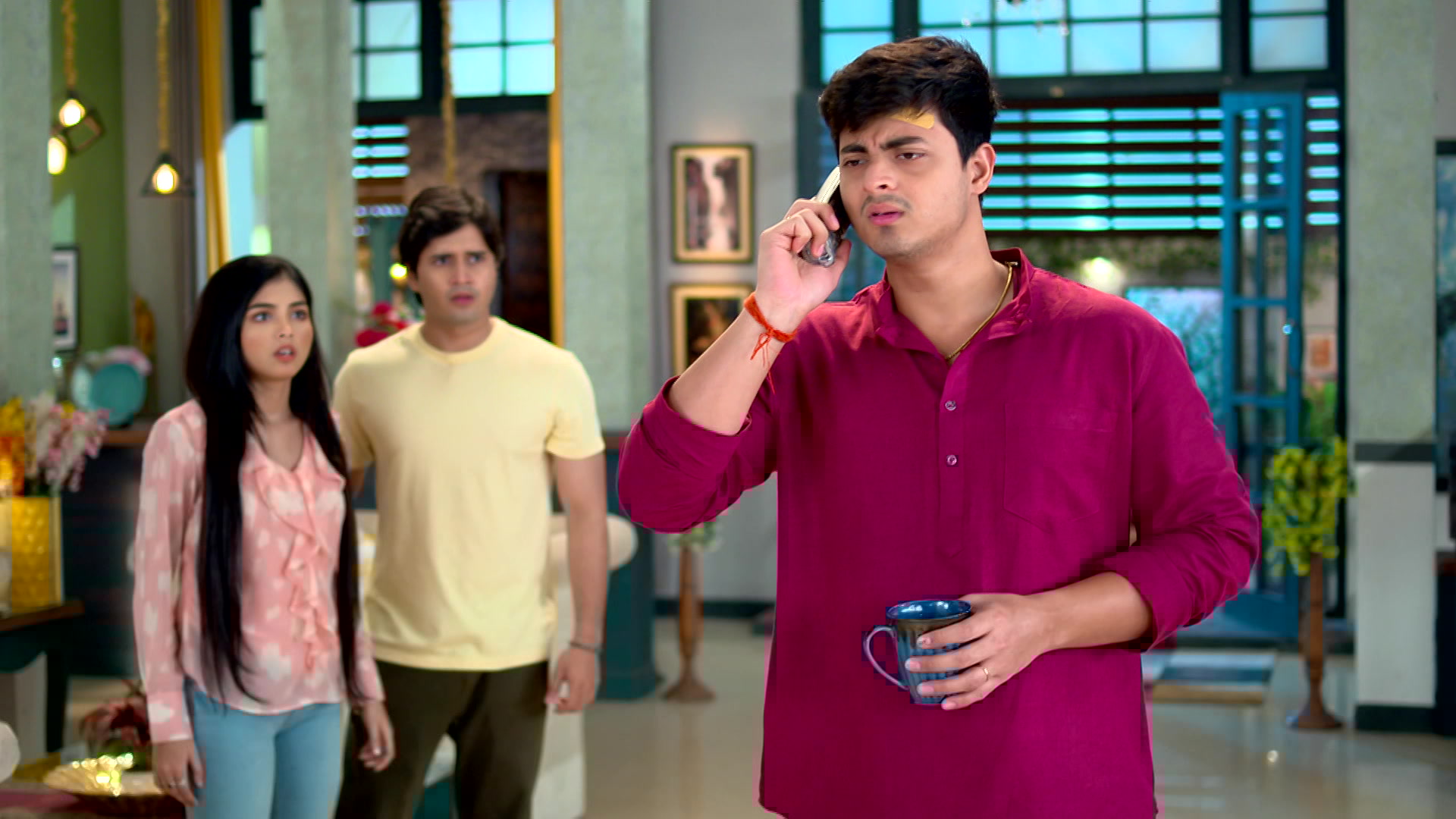 Watch Anurager Chhowa S1 Episode 759 on JioHotstar