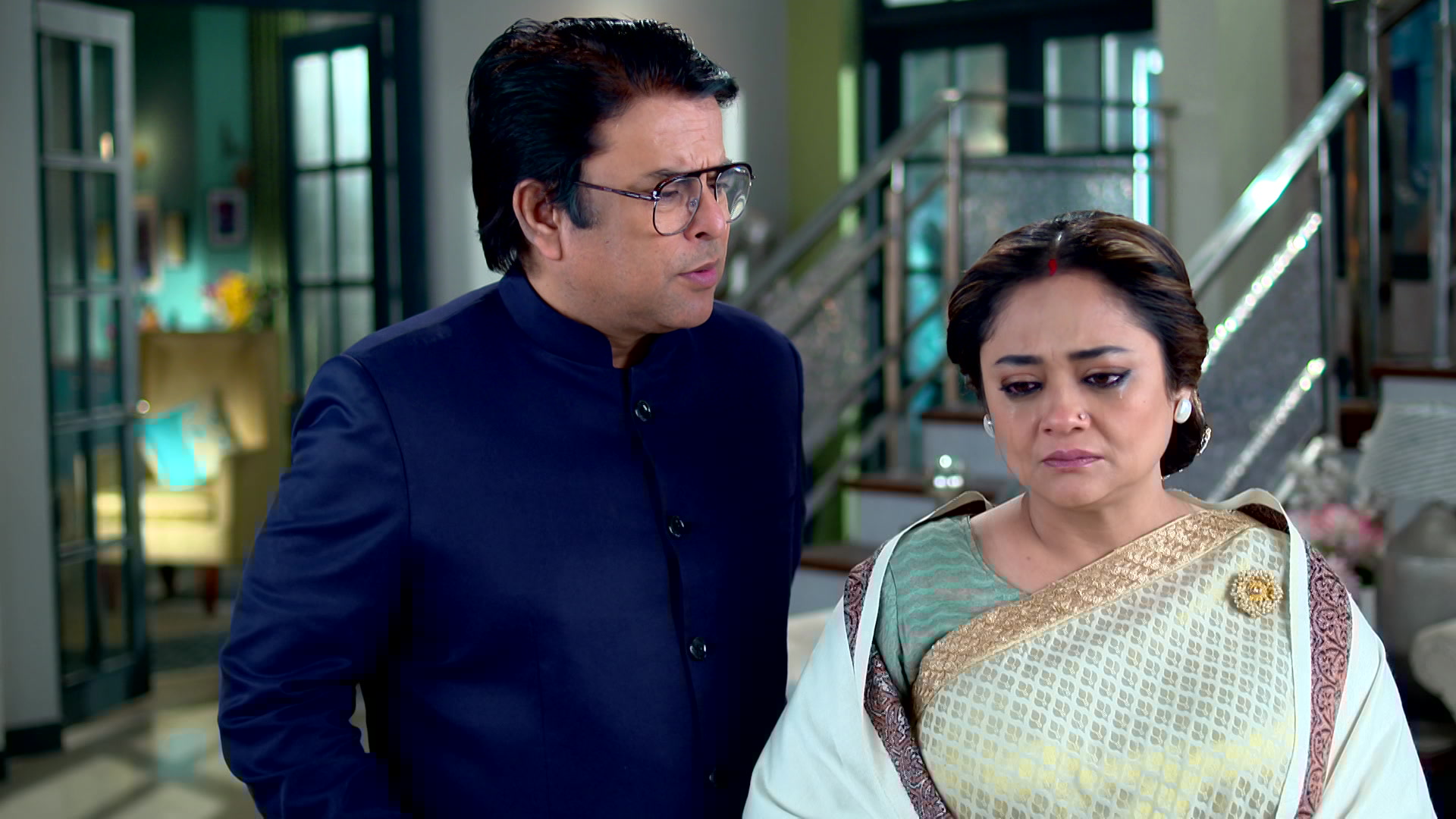 Watch Anurager Chhowa Episode 578 on JioHotstar