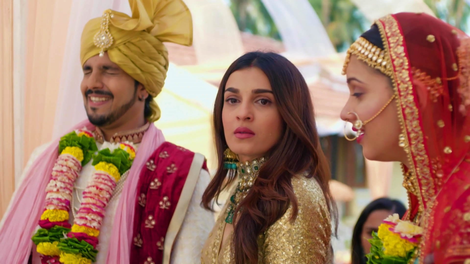 Watch Pandya Store S1 Episode 369 on JioHotstar