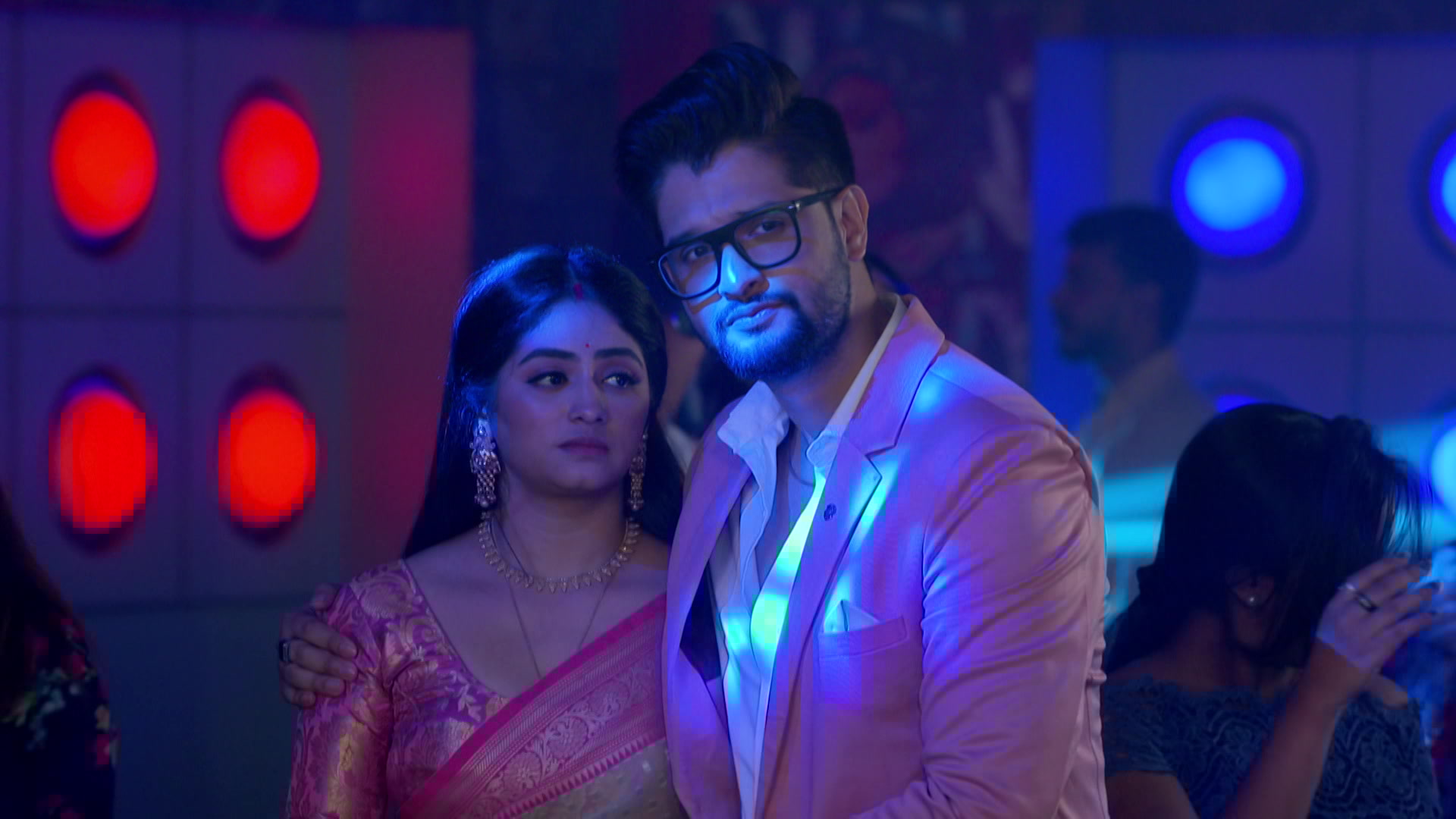 Watch Bangla Medium S1 Episode 100 on JioHotstar