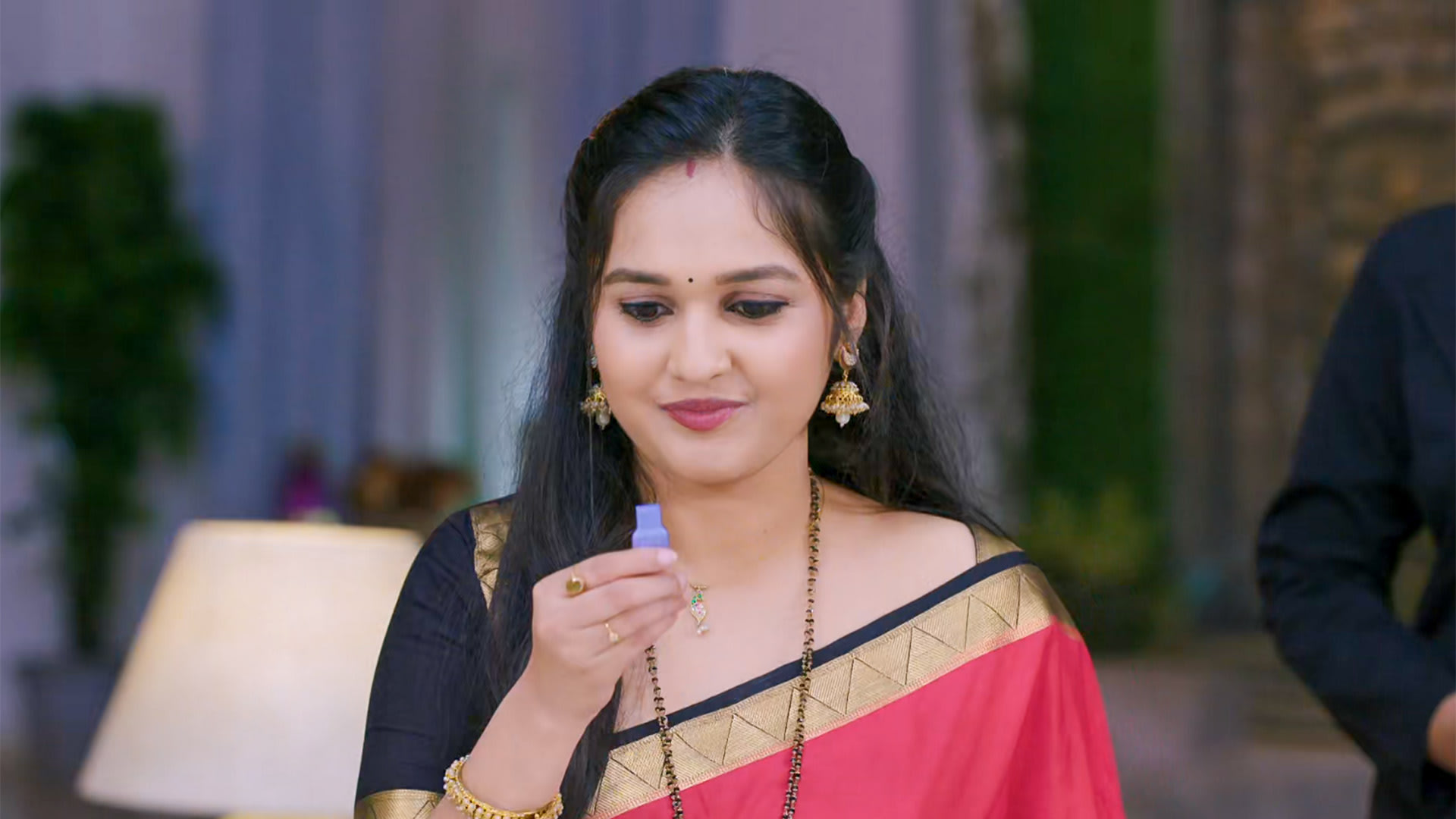 Watch Karimani S1 Episode 382 on JioHotstar