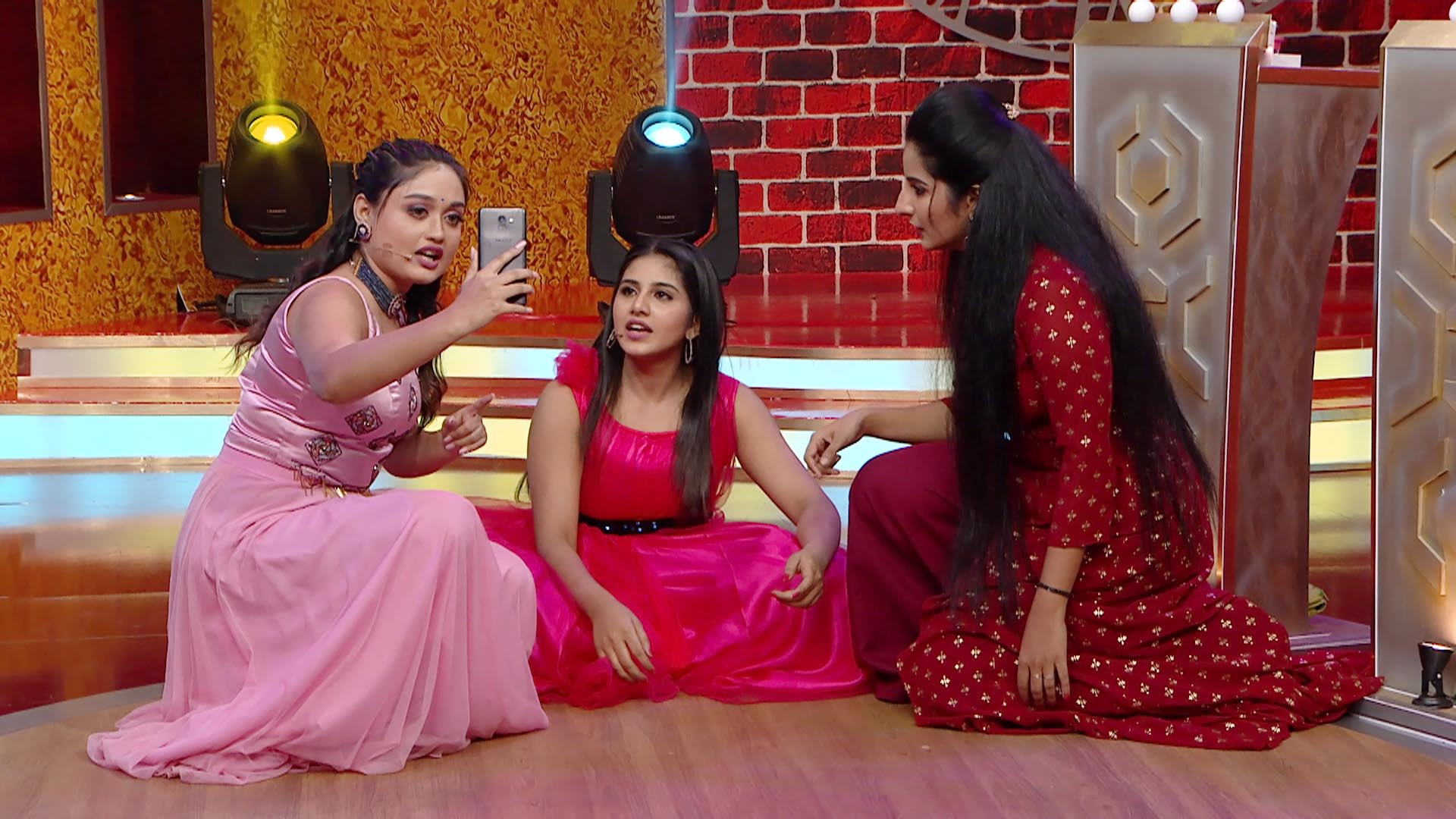 Watch valkannadi only on Watcho