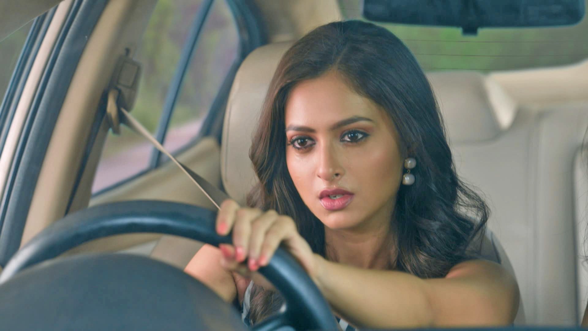 Watch Arohi Behaves Recklessly Online