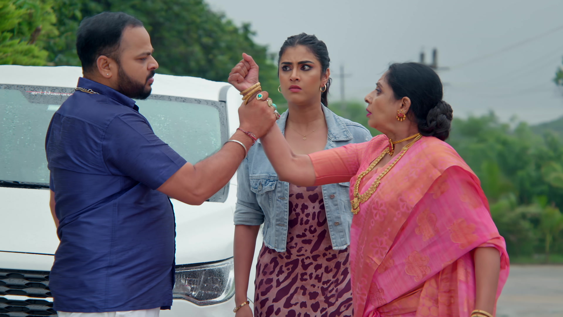 Watch Sharade S1 Episode 140 on JioHotstar