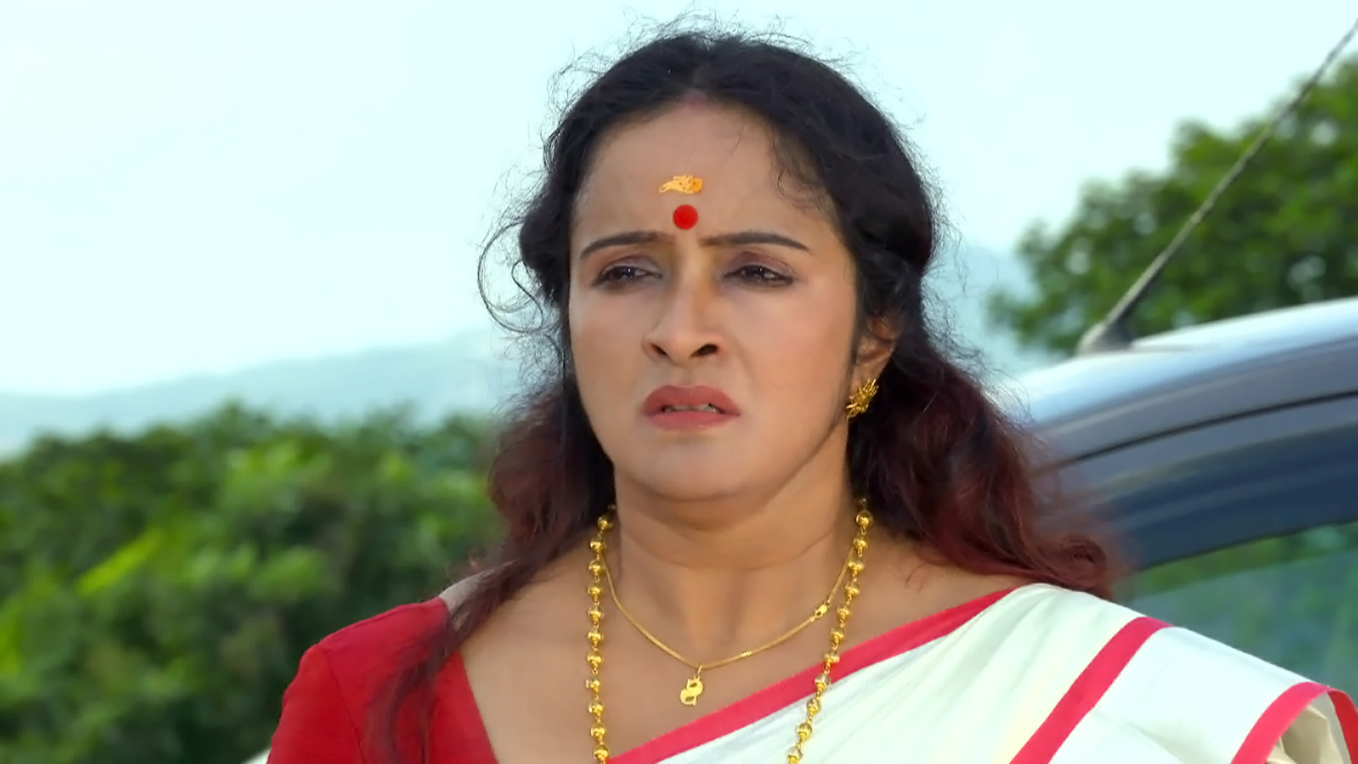 Watch Karuthamuthu S27 Episode 287 on JioHotstar