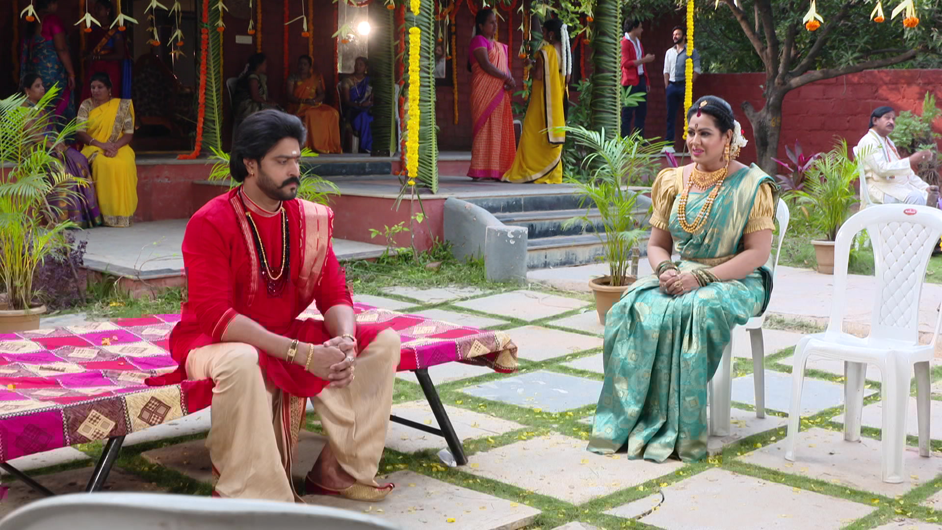 Watch Bangarada Panjara S1 Episode 242 on JioHotstar