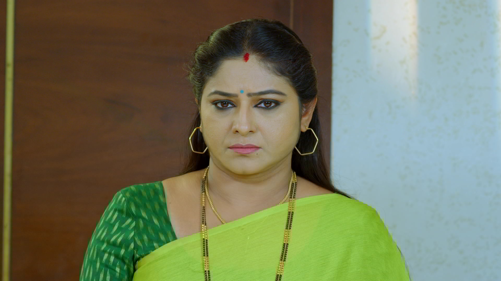 Watch Kaveri Kannada Medium Episode 200 on JioHotstar