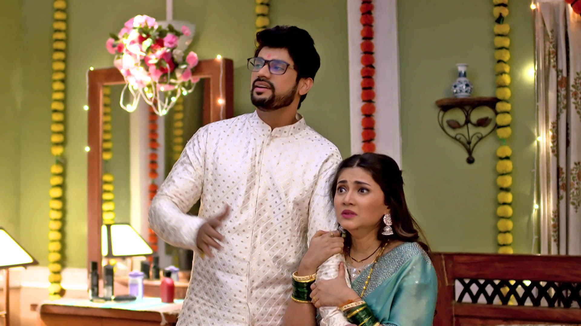 Watch Thipkyanchi Rangoli Episode 114 on JioHotstar