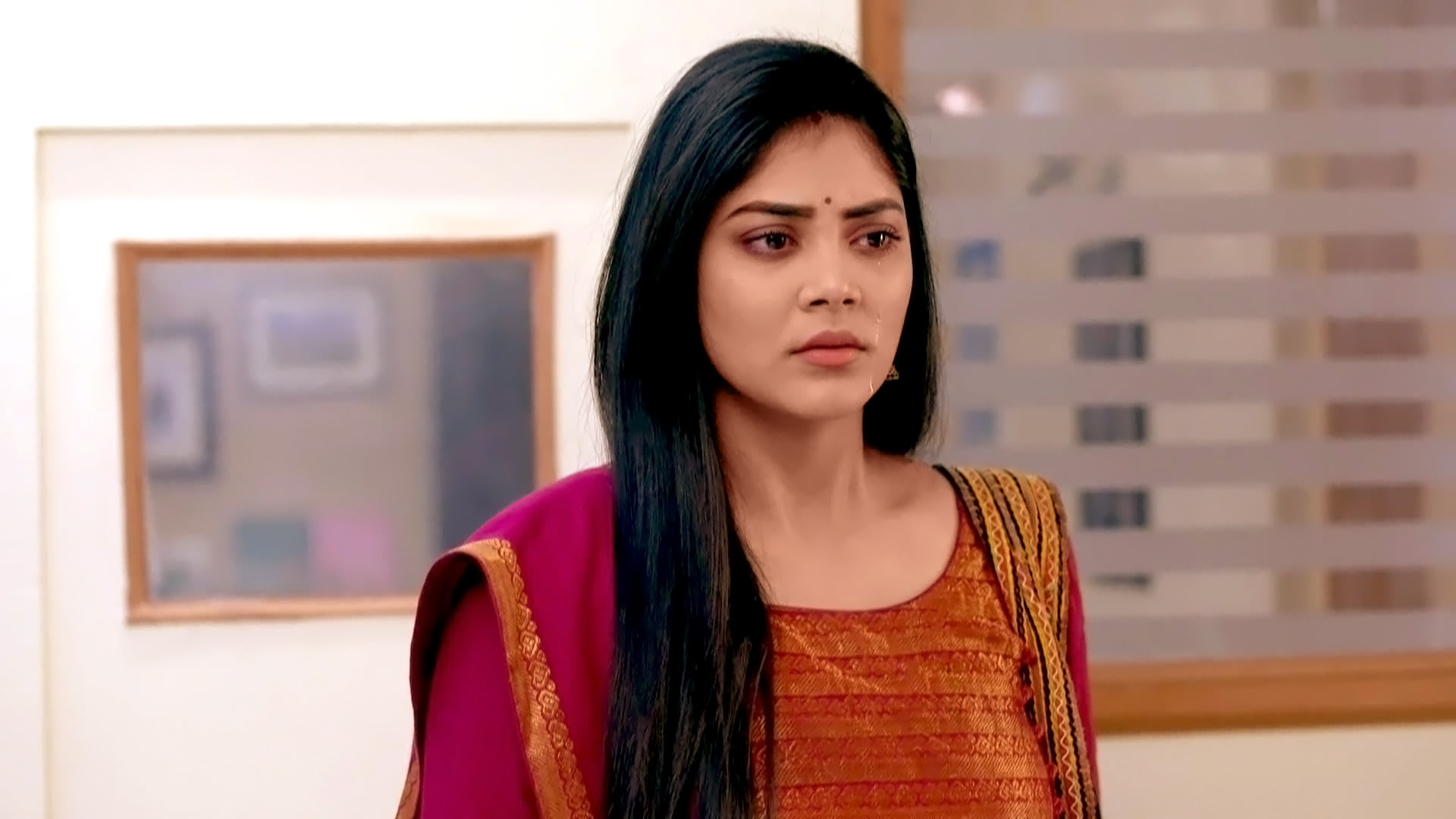 Watch Mohor S1 Episode 354 on JioHotstar