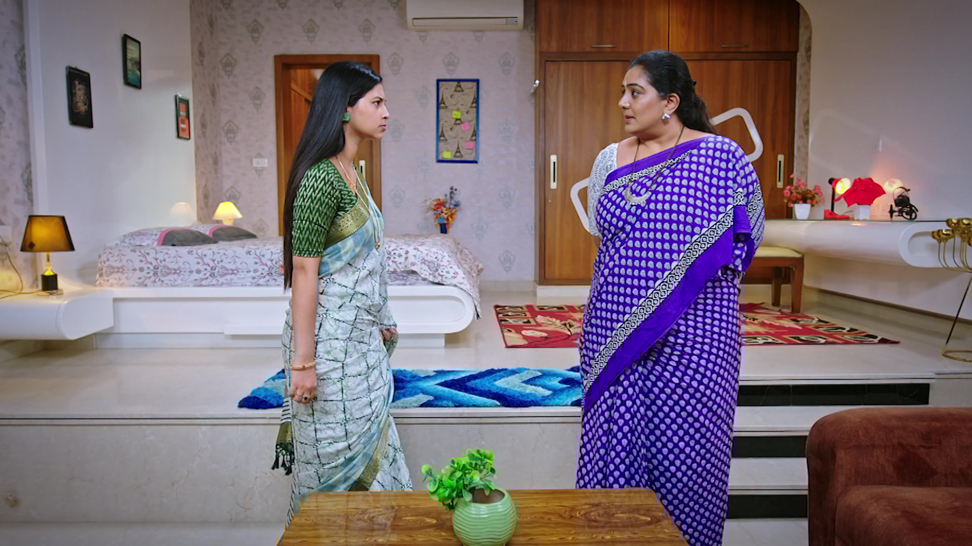 Watch Avanu Matthe Shravani Episode 402 on JioHotstar