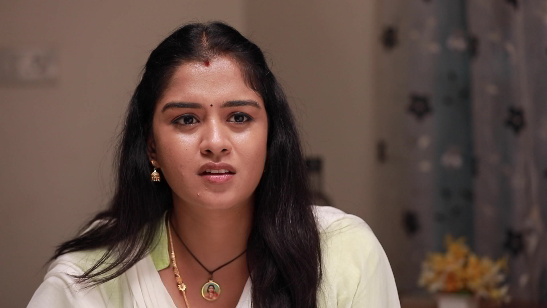 Watch Mahanadhi Episode 381 on JioHotstar