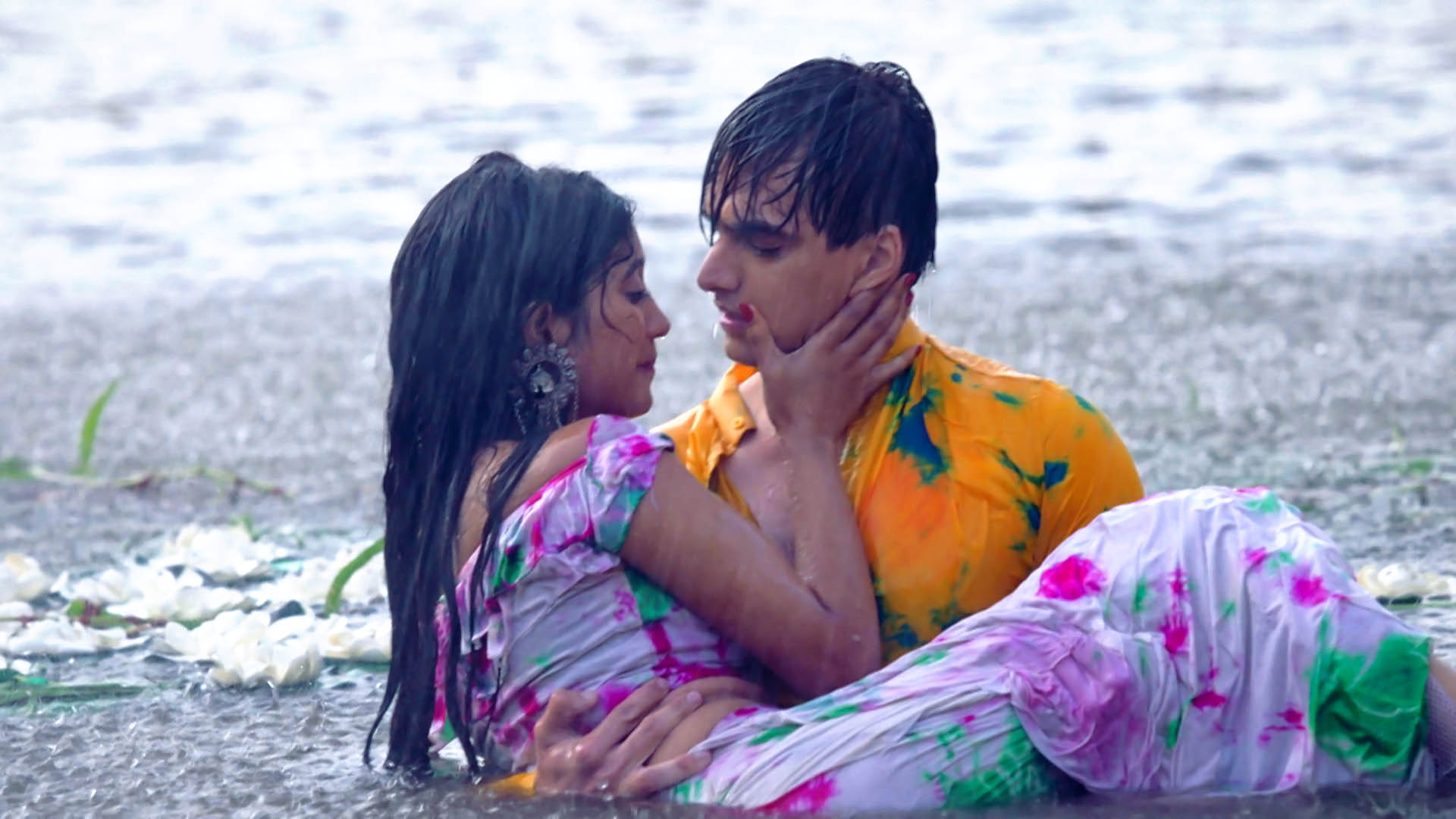 Stream Naira Regains Her Memory Season 65 Episode 300 – Naira Regains ...