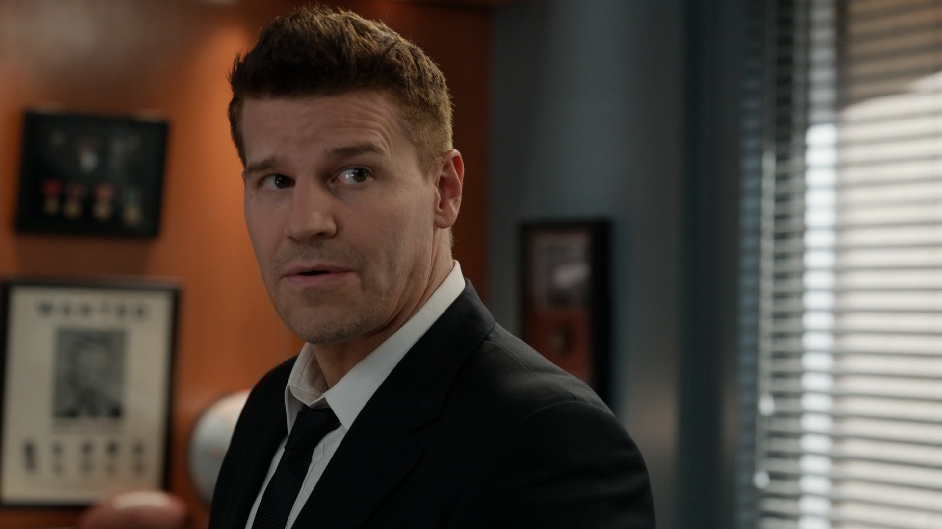 Nonton The Crack In The Code Season 7 Episode 6 The Crack In The Code