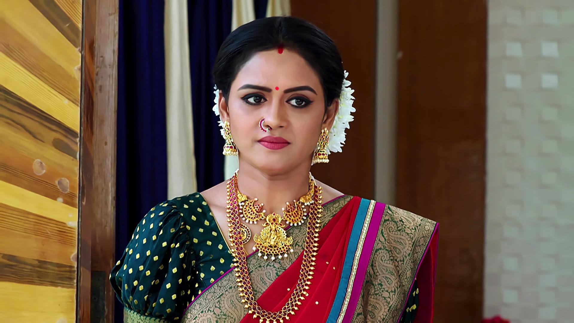 Watch Bangaru Panjaram S1 Episode 353 on JioHotstar