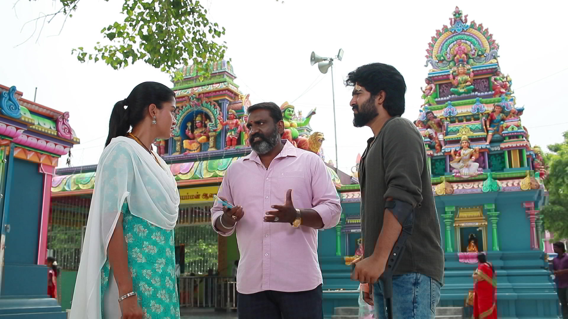 Stream Pasupathy Threatens Kaveri Season 4 Episode 204 – Pasupathy Threatens Kaveri on Hotstar