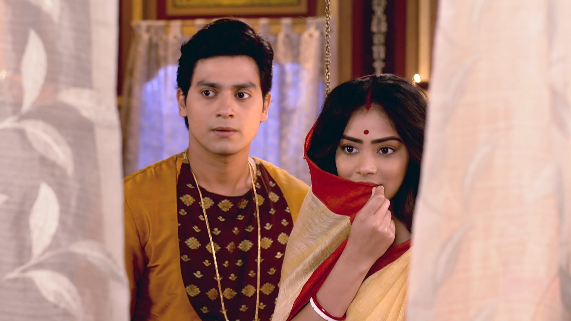 Watch Debi Choudhurani S1 Episode 308 on JioHotstar
