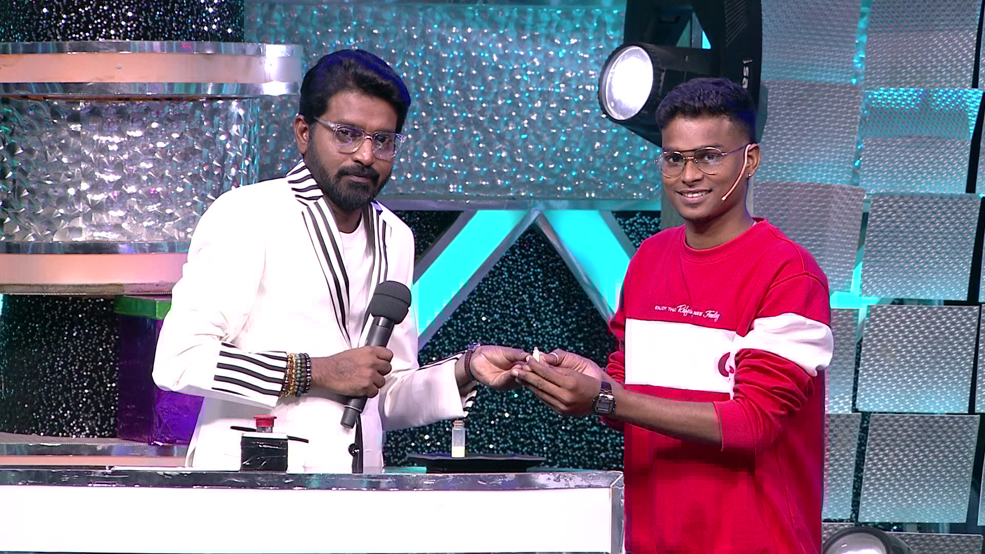 Watch Oo Solriya Oo Oohm Solriya Episode 12 on JioHotstar