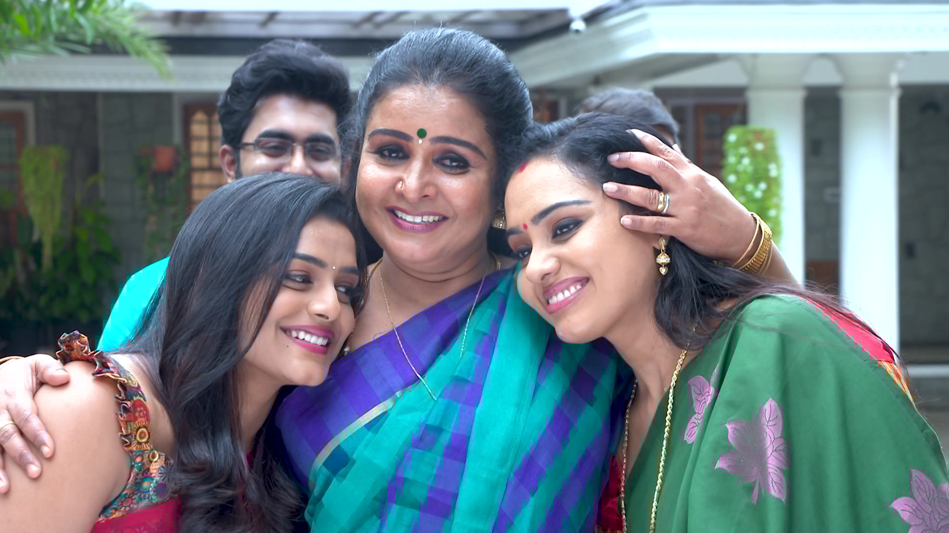 Watch Palunku Episode 288 on JioHotstar