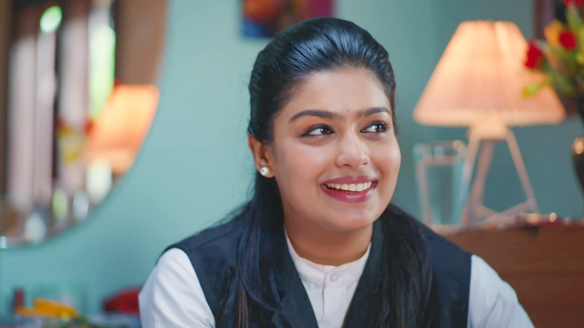 Watch Advocate Anjali S1 Episode 2 on JioHotstar