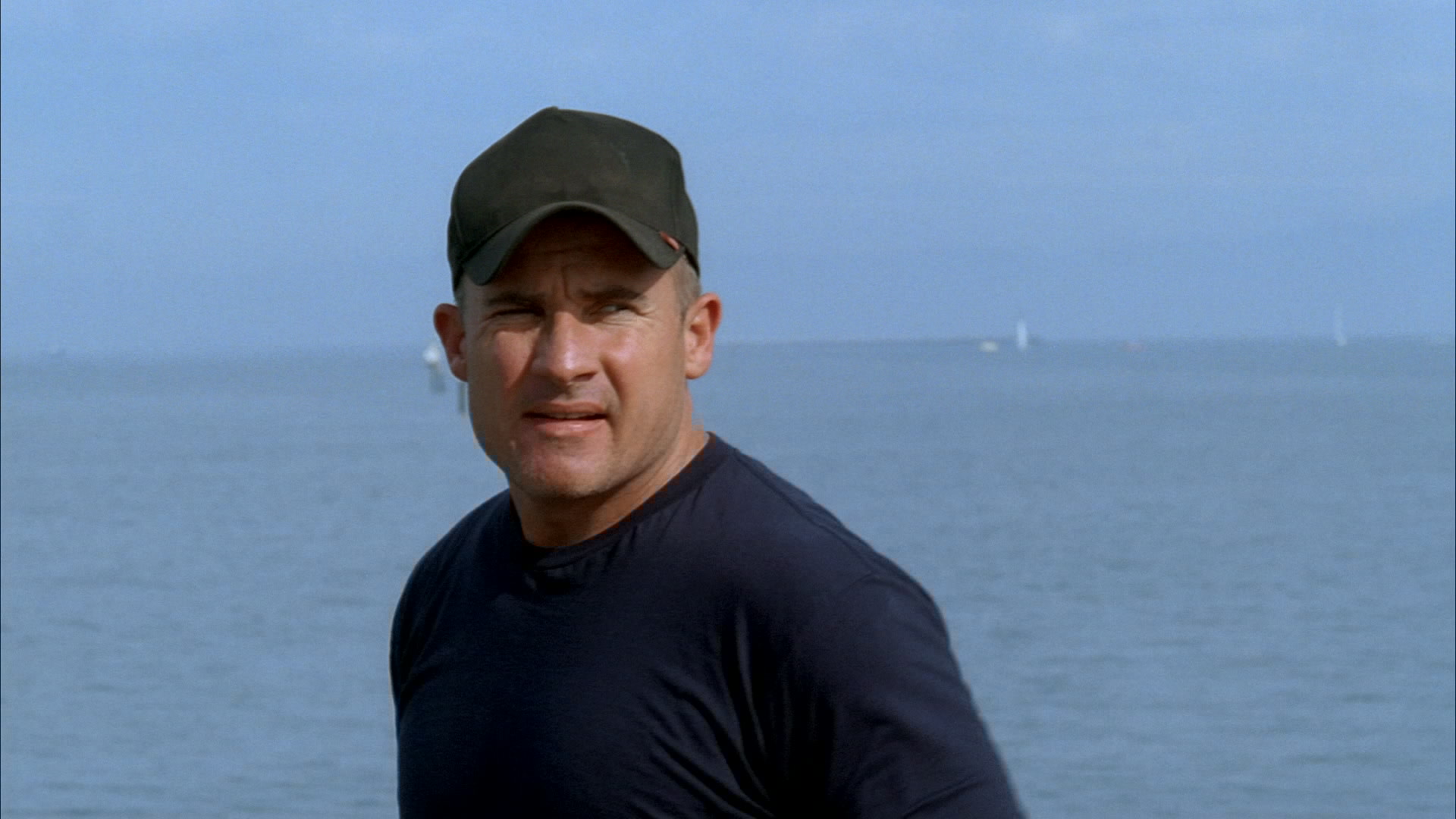 Nonton Going Under Season 4 Episode 15 - Going Under di Disney+