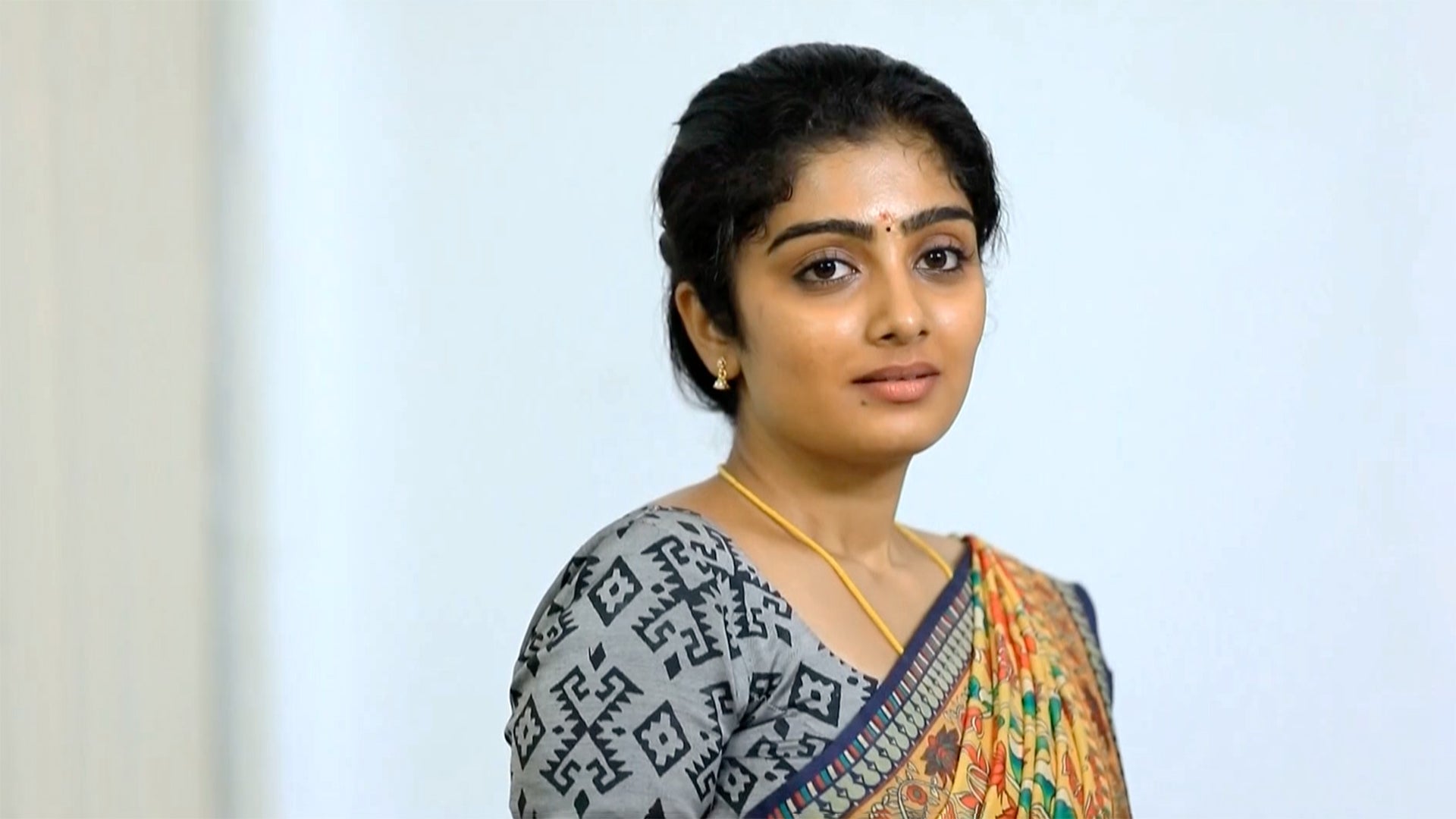 Sumana votes for Teerthankar - JioHotstar