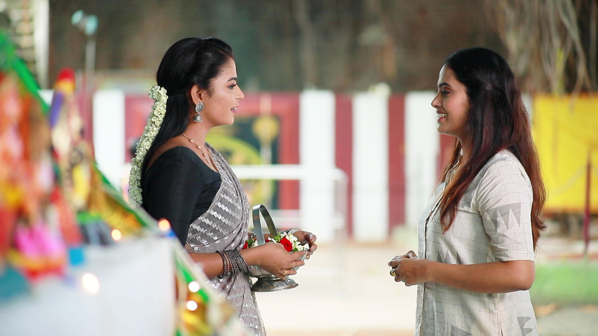 Watch Namma Veettu Ponnu S1 Episode 329 on JioHotstar