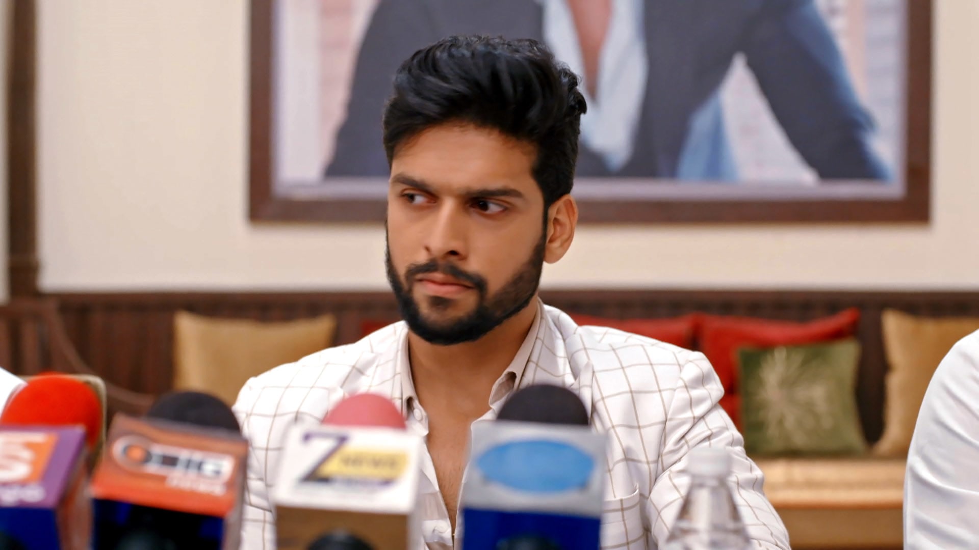 Stream Raghav Attends the Conference Season 1 Episode 216 – Raghav ...