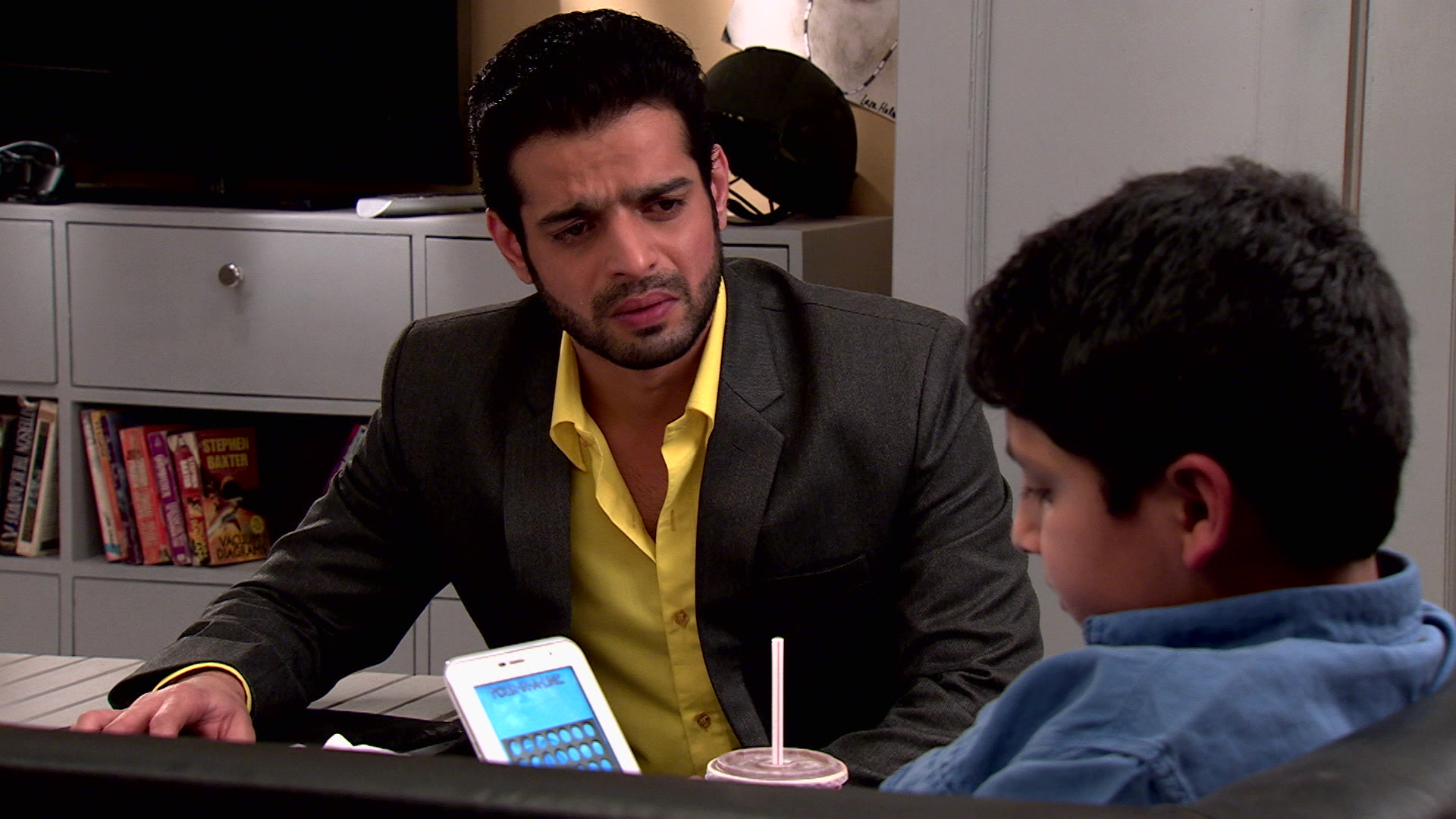 Watch New Episodes of aei-bodhe-prema only on Watcho