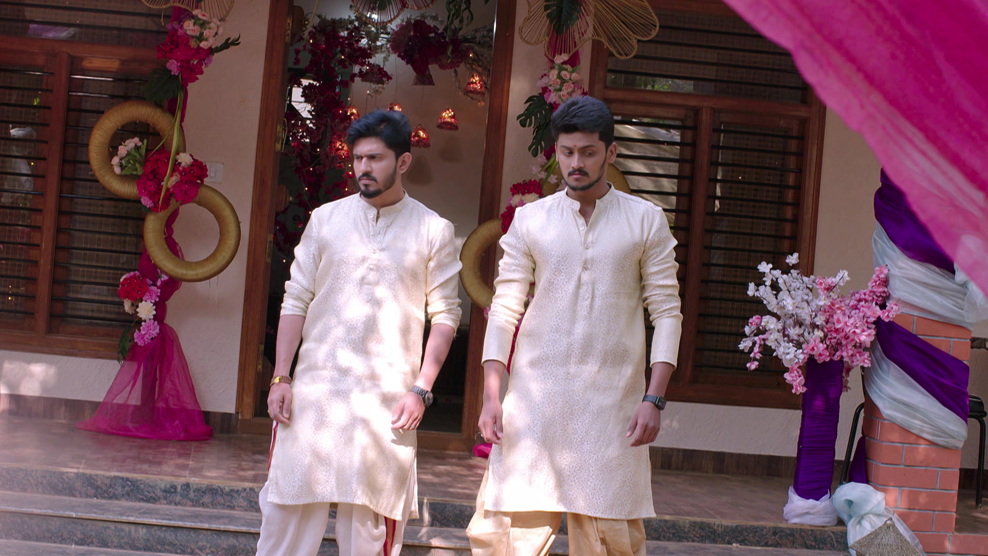 Watch Shivu, Shravan Fight The Goons Online