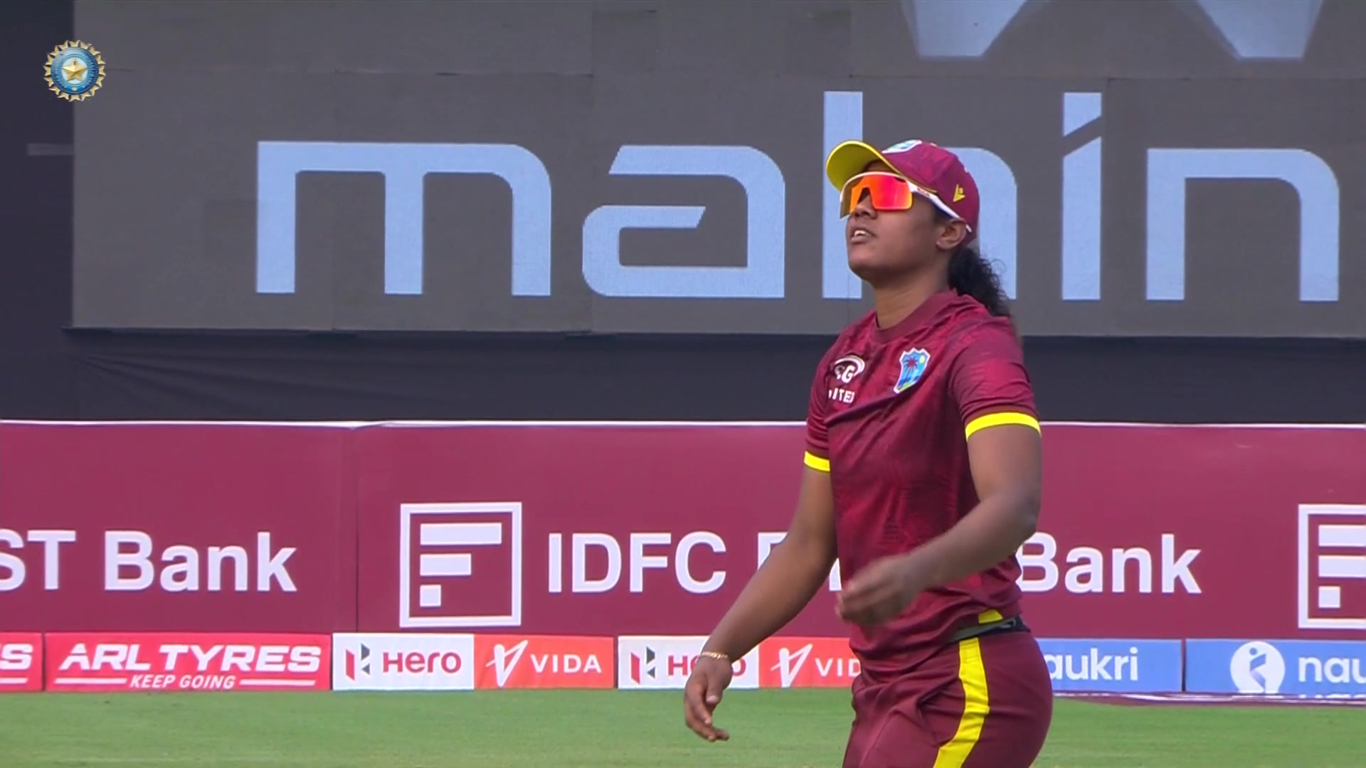 Matthews' Stunning Catch Removes Pratika