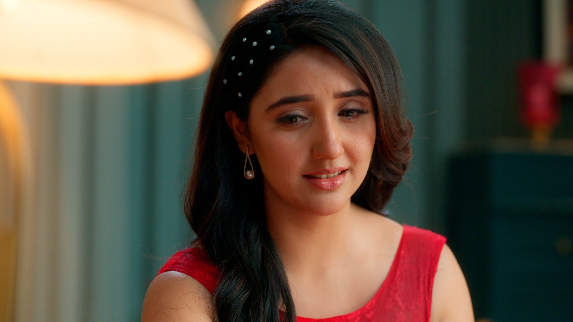 Watch Suman Indori S1 Episode 204 on JioHotstar