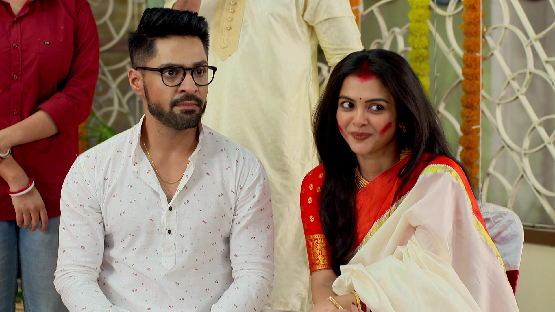 Watch Gaatchora S1 Episode 303 on JioHotstar