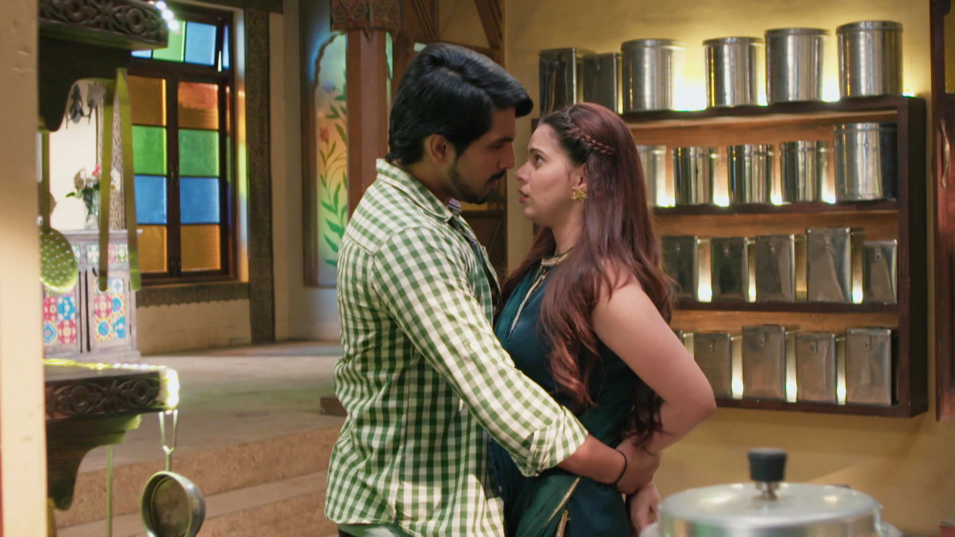 Watch Pandya Store S1 Episode 284 on JioHotstar