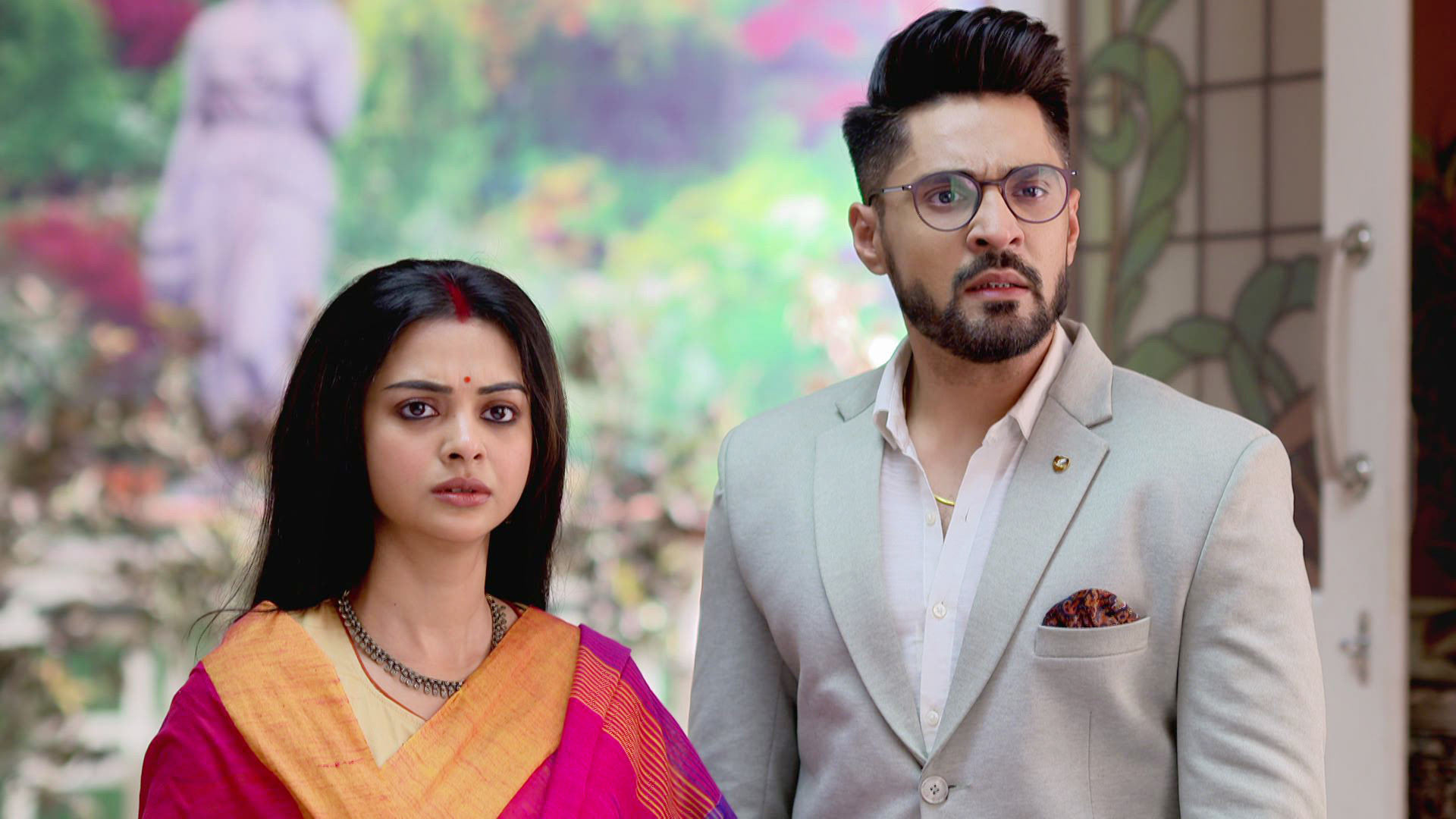 Watch Mere Rang Mein Rangne Wali Episode 18 on JioHotstar