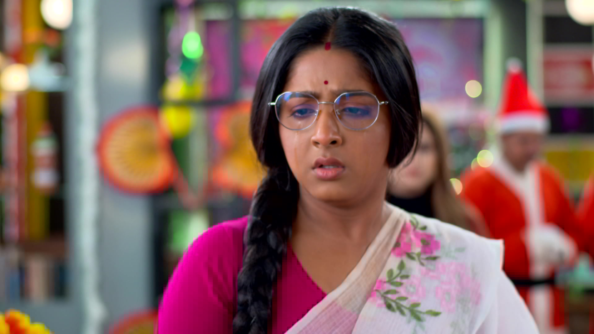 Watch Anurager Chhowa Episode 915 on JioHotstar