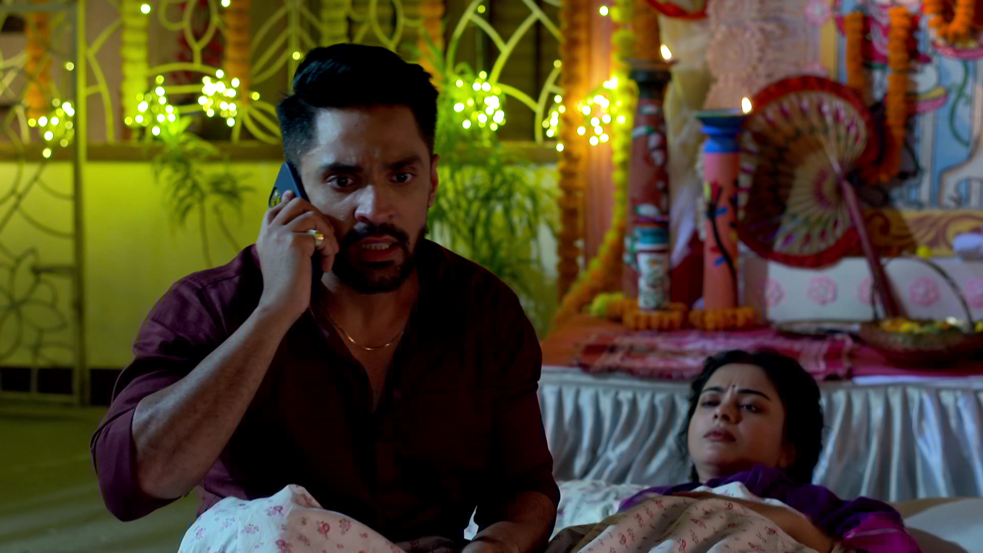 Watch Riddhiman Gets an Unexpected Call Online